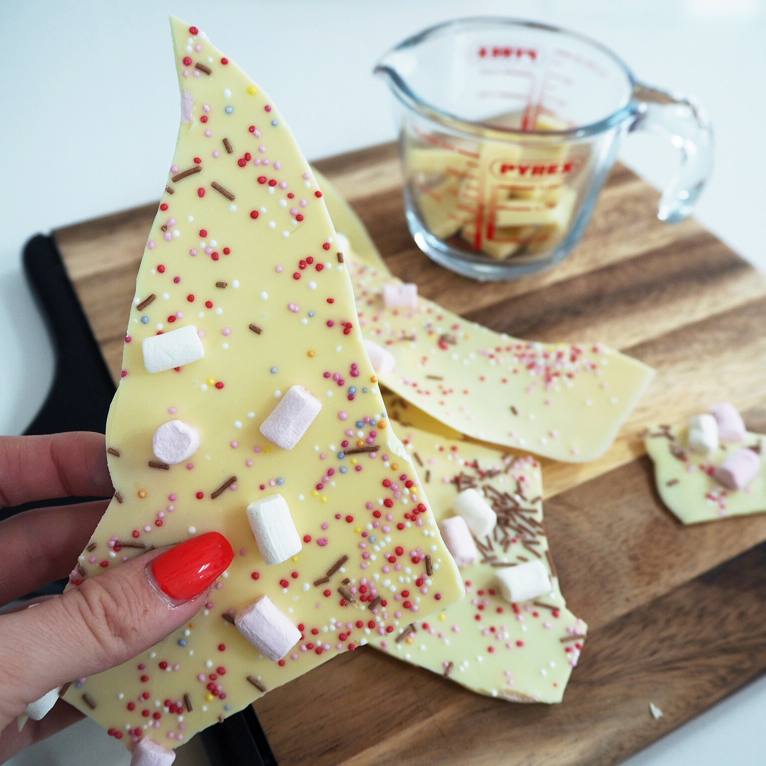 White Chocolate and Raspberry Drip Cake with Pyrex! – Hello Cake